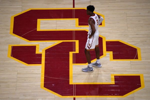 USC escapes in 3OT on steal, 3-pointer at buzzer to beat Troy