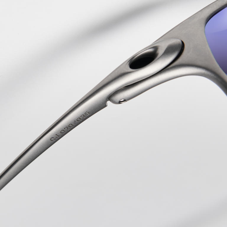 Travis Scott Unveils Limited Oakley X-Metal Juliet Drop