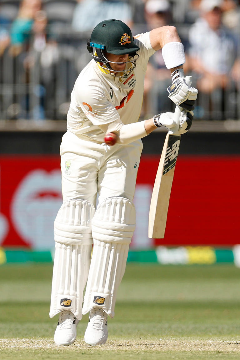 Australia fume over Khawaja blunder in first Test – ‘beyond a joke’