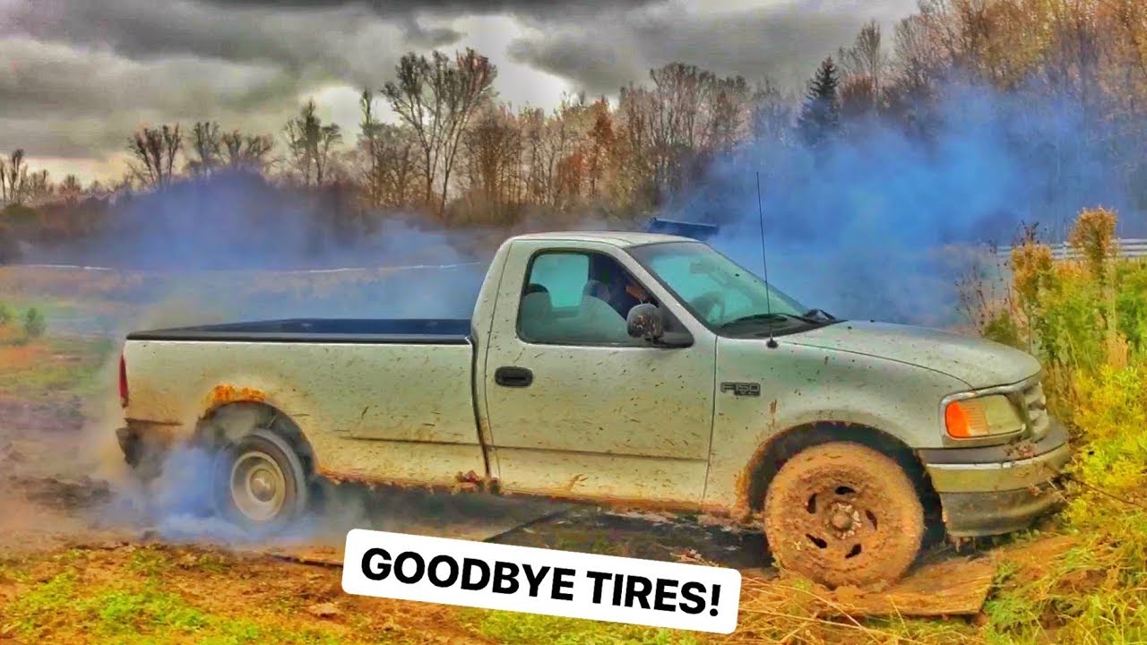 Ford F‑150 Rainy Mud Burnout – Slippery Action!