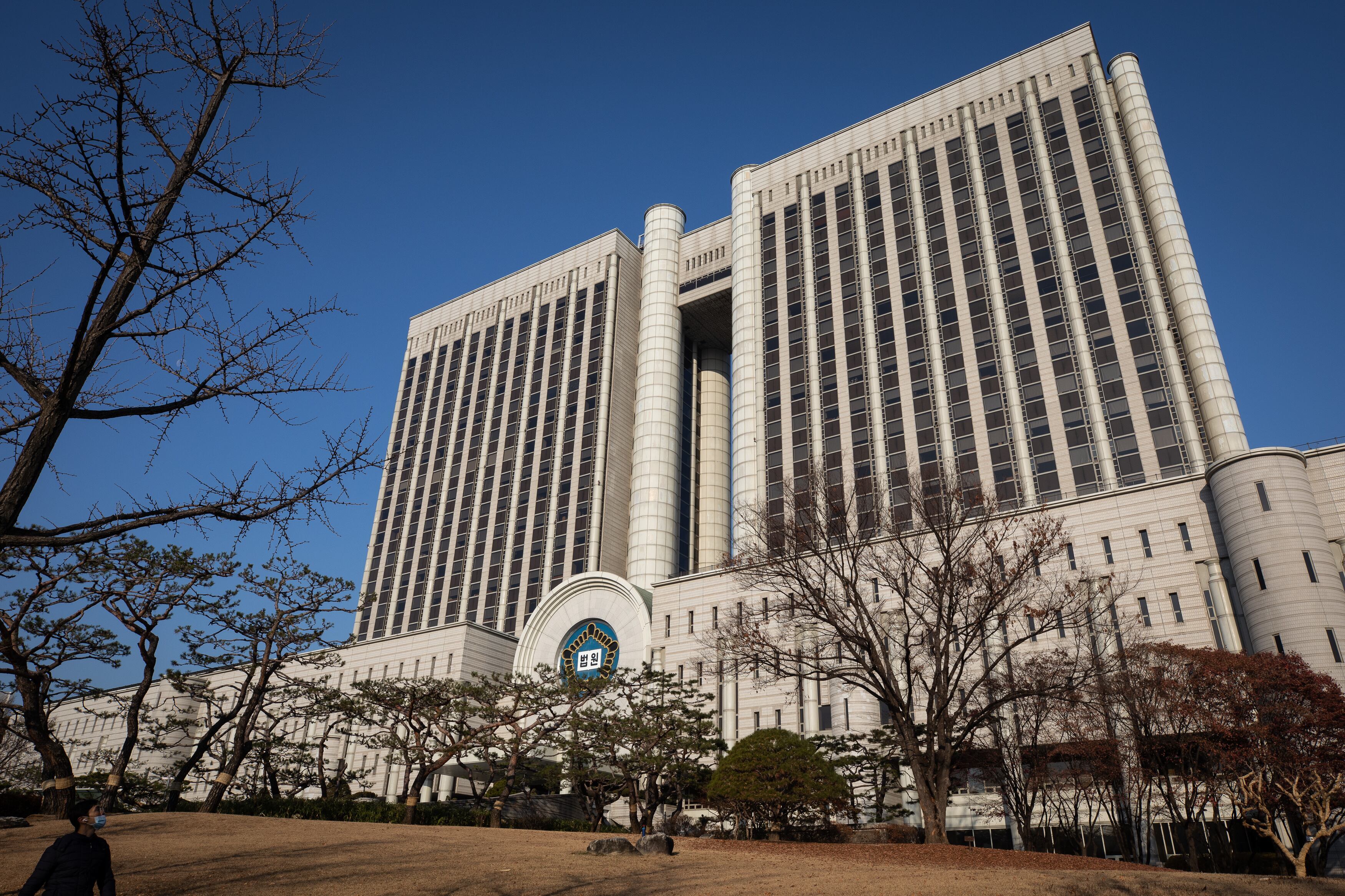 Court dismisses insurance claim for unnecessary thyroid ablation