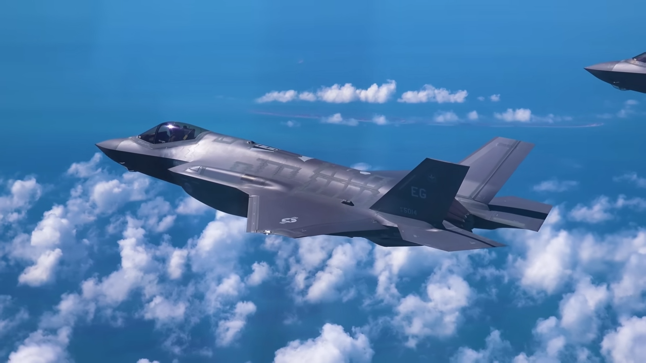How the F 22 Raptor Became the Most Feared Fighter Jet on Earth