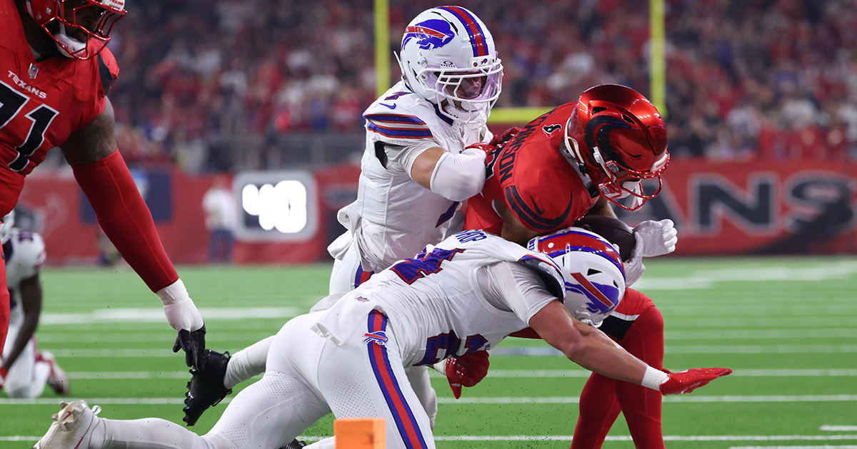 NRG Stadium play clock malfunctions, causes chaos in final minutes of ...