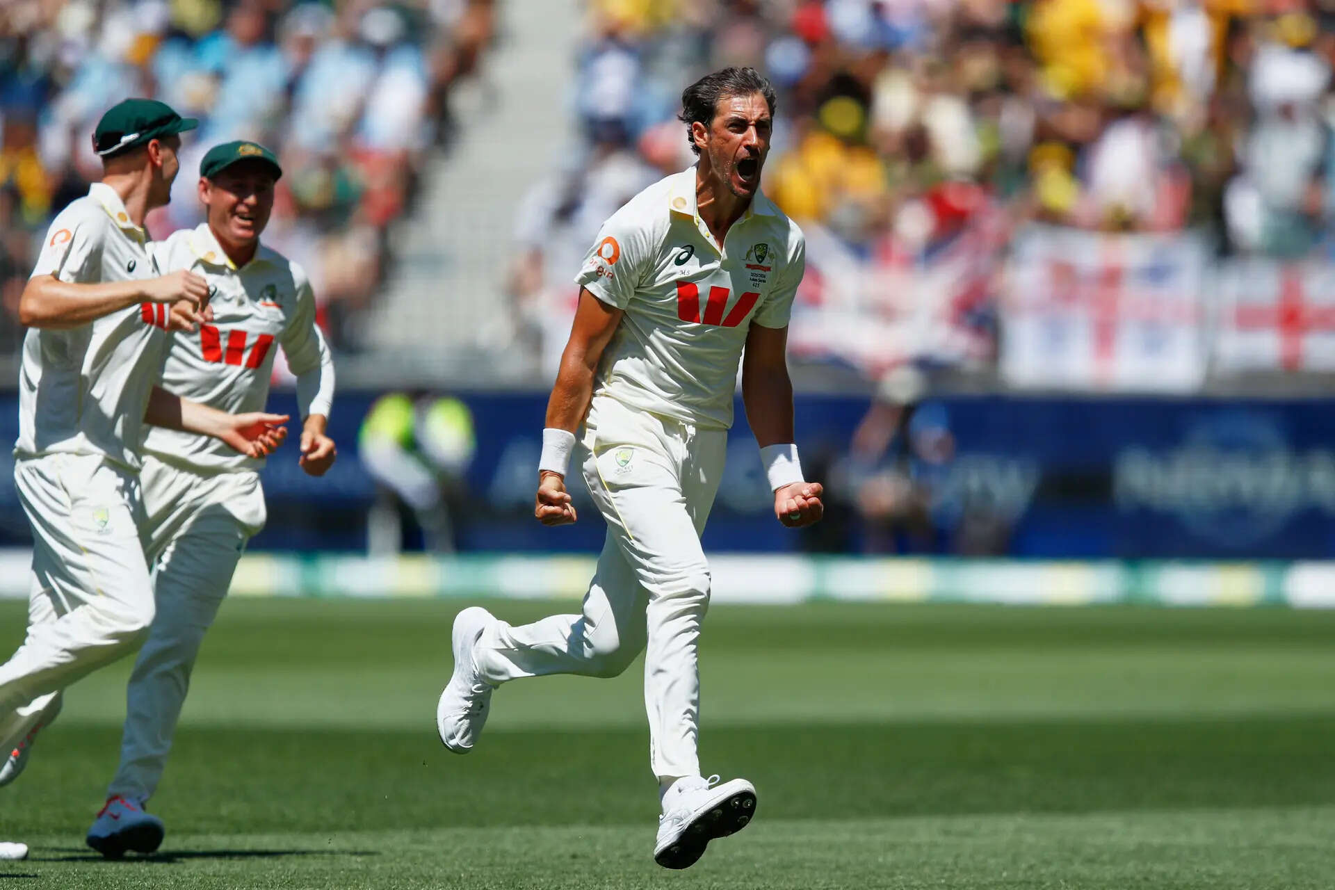 Mitchell Starc scripts history, takes 100th Ashes wicket; dismisses Joe ...