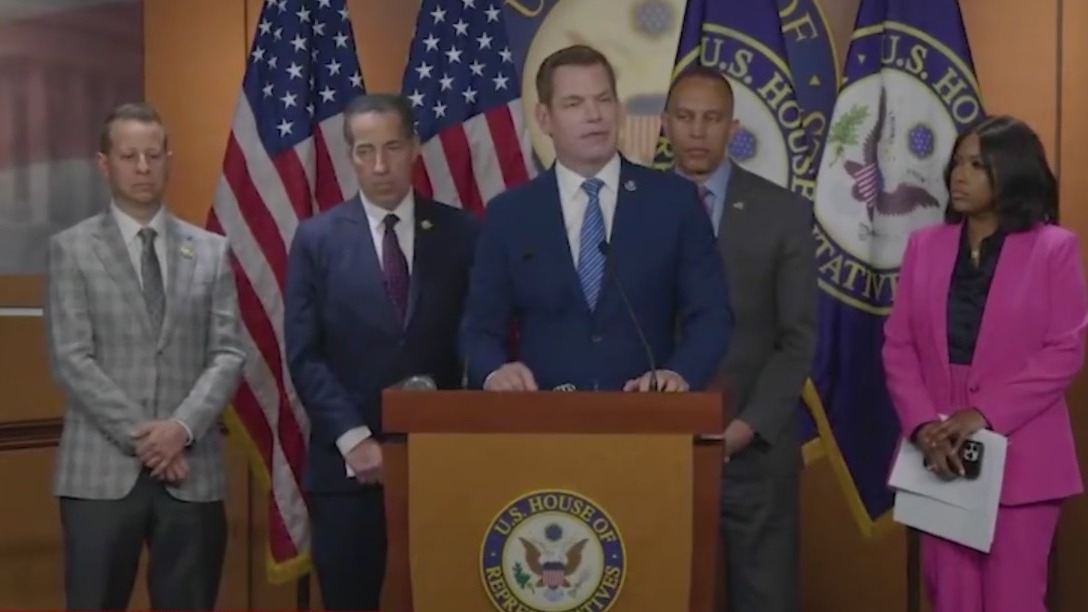 Congressman Eric Swalwell enters California governor's race