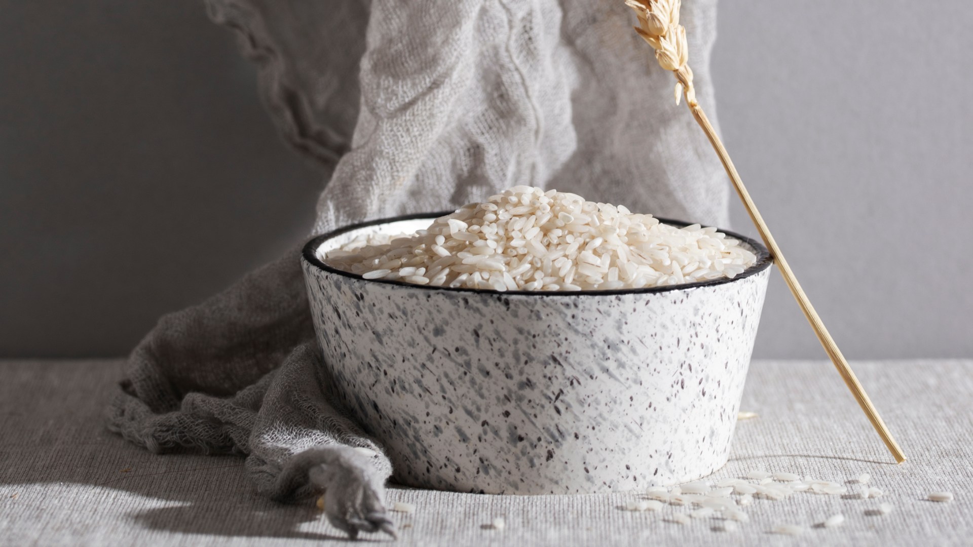 Deze simpele kom rijst kan je badkamer transformeren: de ongewone truc