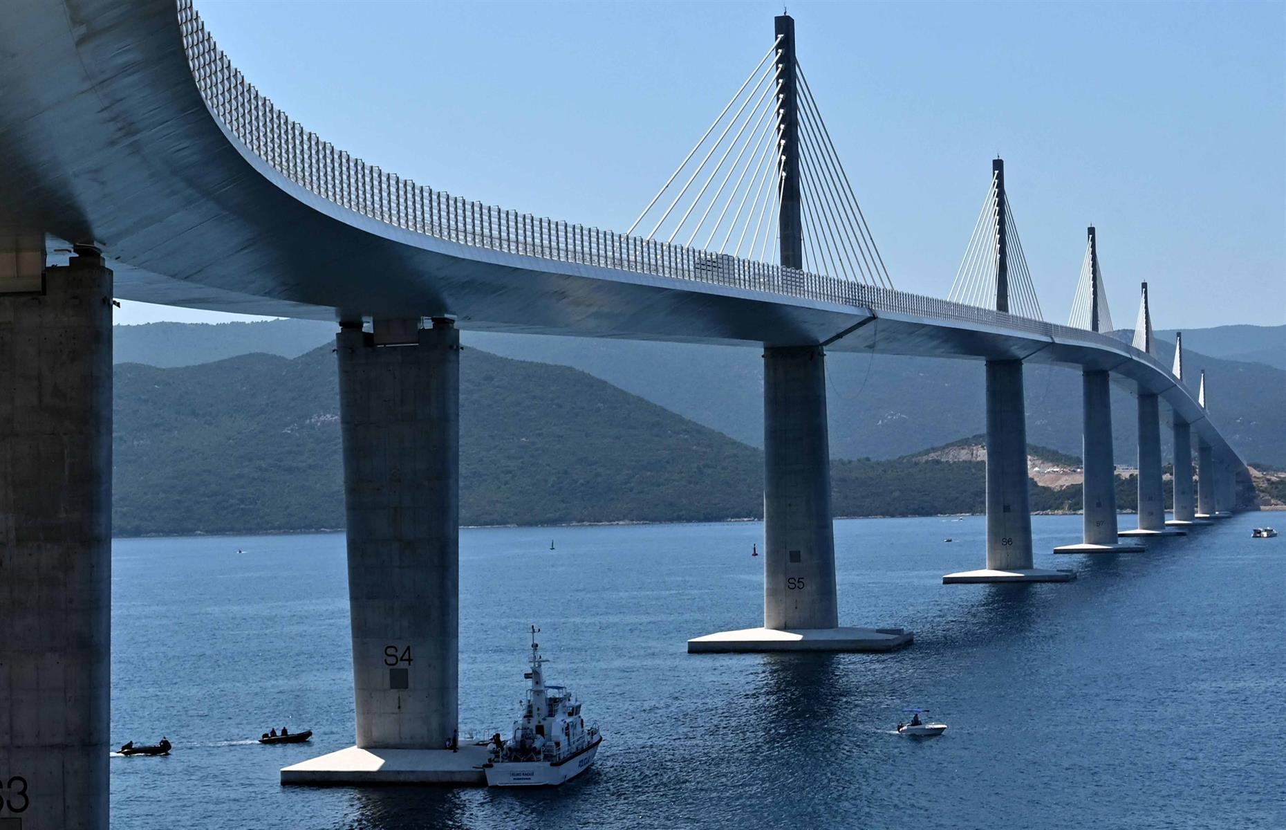 The world's most spectacular bridges