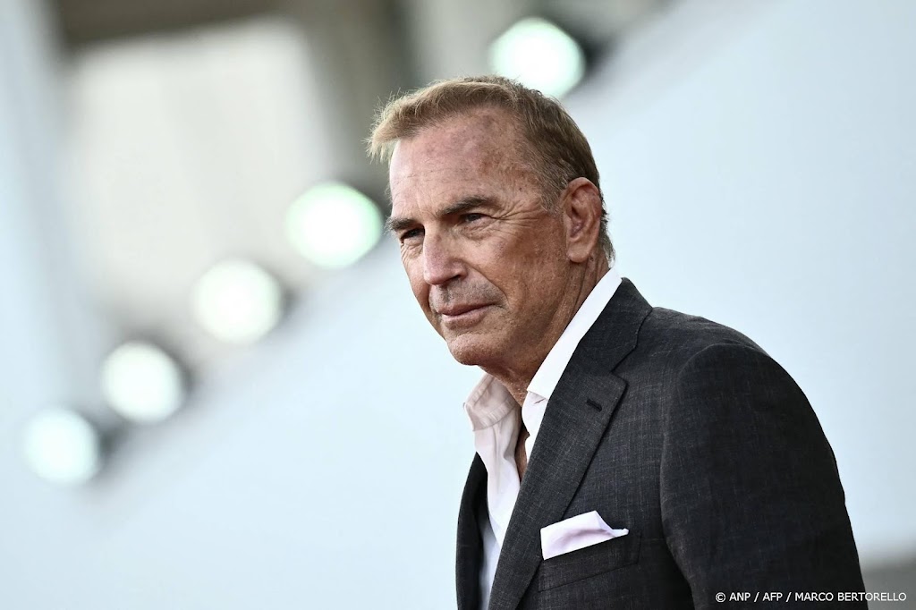 Kevin Costner mogelijk als Bill Clinton in dramaserie DiCaprio