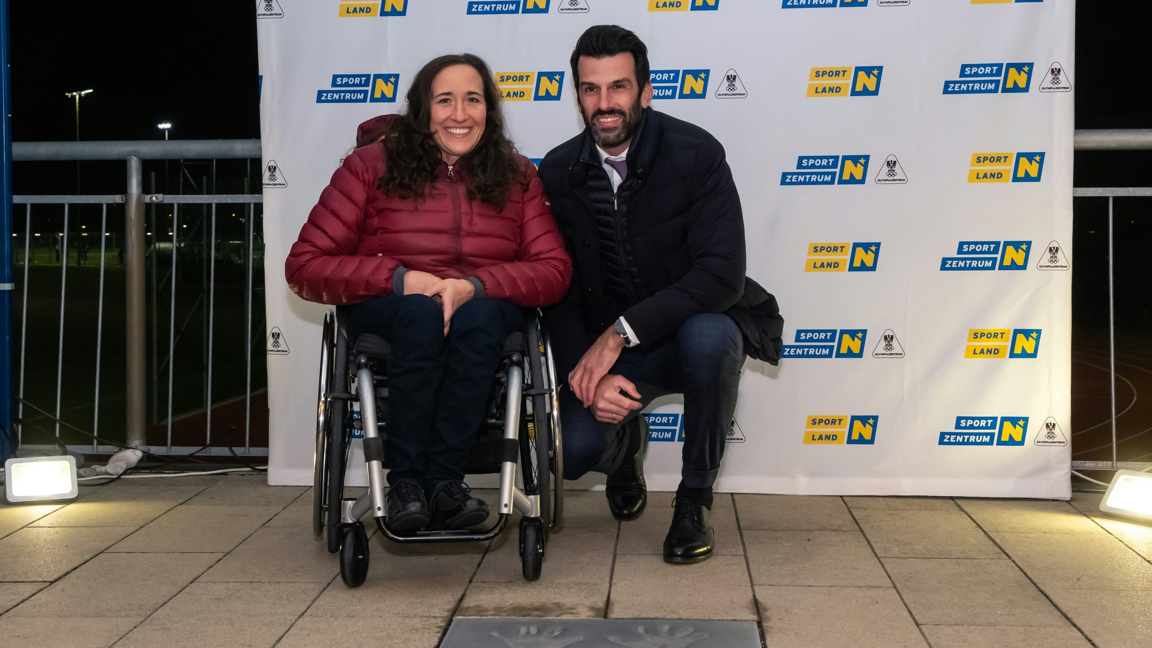 Para-Skifahrerin Claudia Lösch im Sportzentrum verewigt