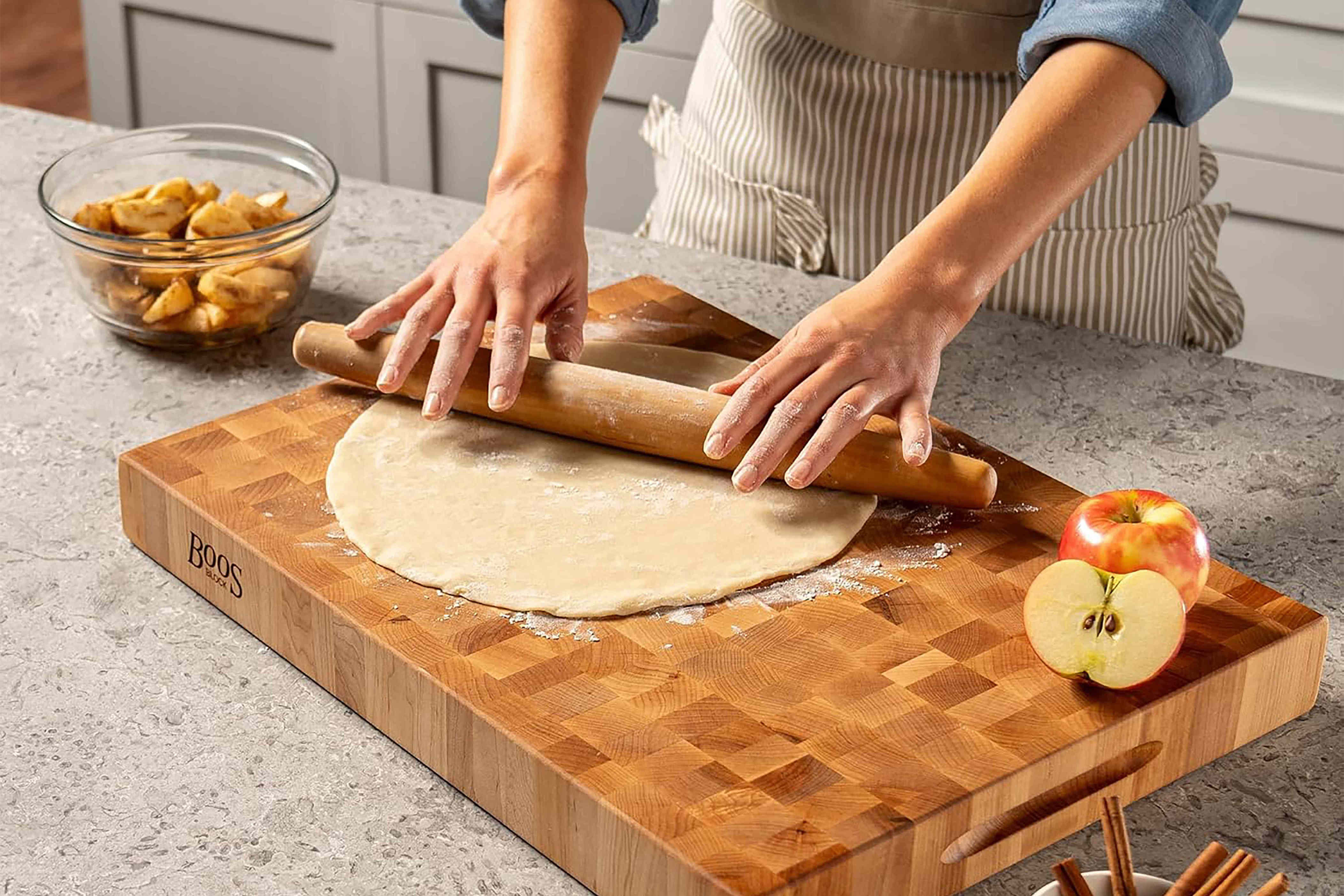 Ina Garten and Bobby Flay Exclusively Use This Wooden Cutting Board ...