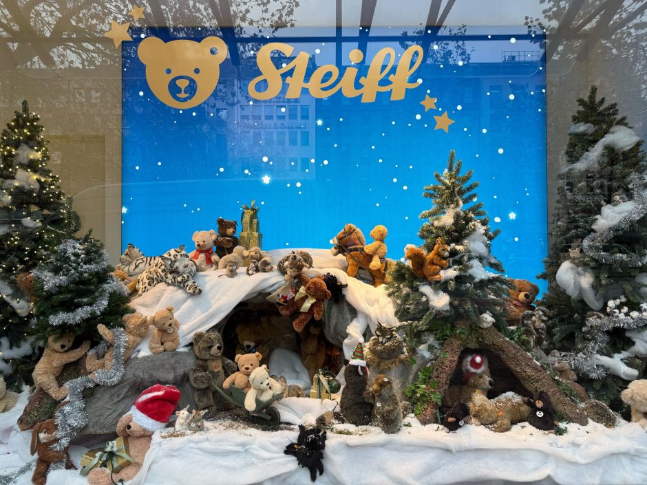 Winterschaufenster in Düsseldorf: Galeria an der Kö lässt Kinderaugen ...