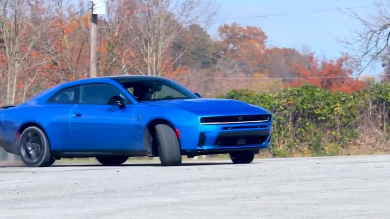 2026 Dodge Charger Scat Pack SIXPACK in Bludicrous Blue mit 550 PS