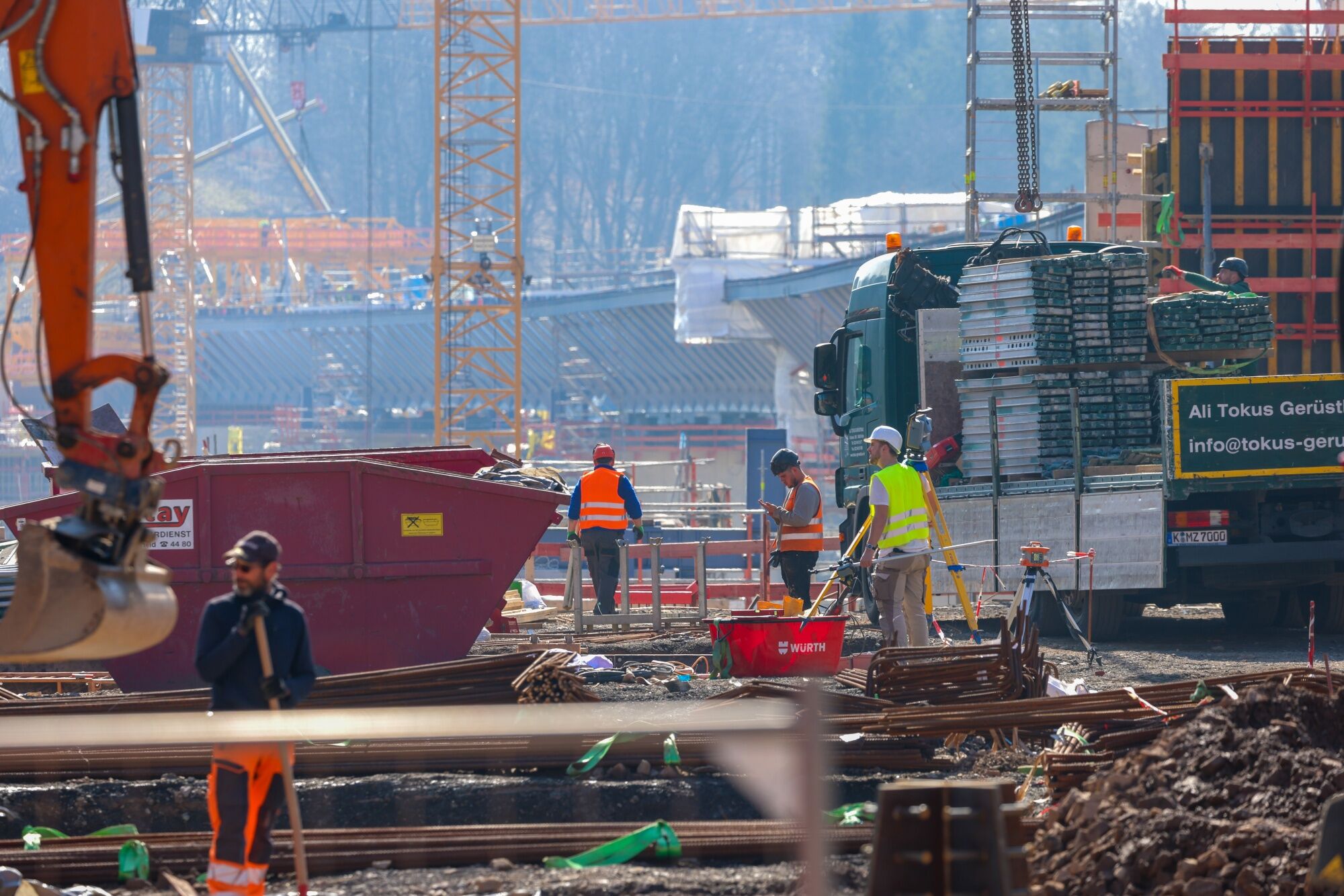 ユーロ圏の賃金上昇が減速、ECBのインフレ鈍化見通しを裏付け