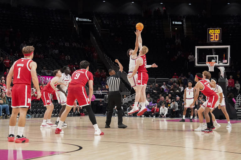 Nebraska survives second-half surge to take down New Mexico 84-72