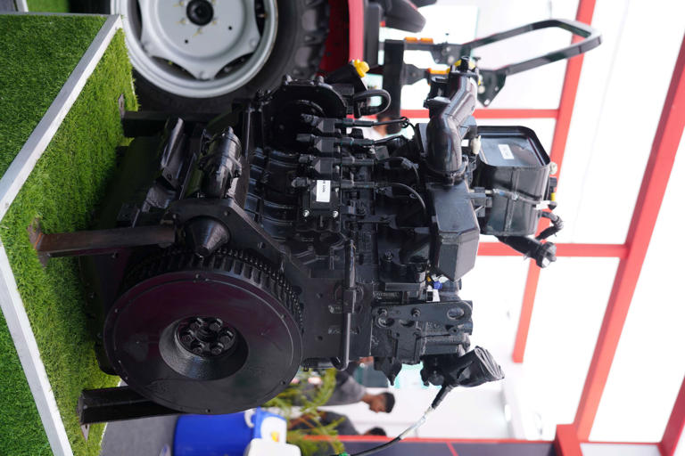 Mahindra showcases alternate fuel tractor range and clean-farm technologies