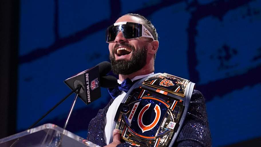 Seth Rollins fires a shot at Aaron Rodgers before the Steelers-Bears clash