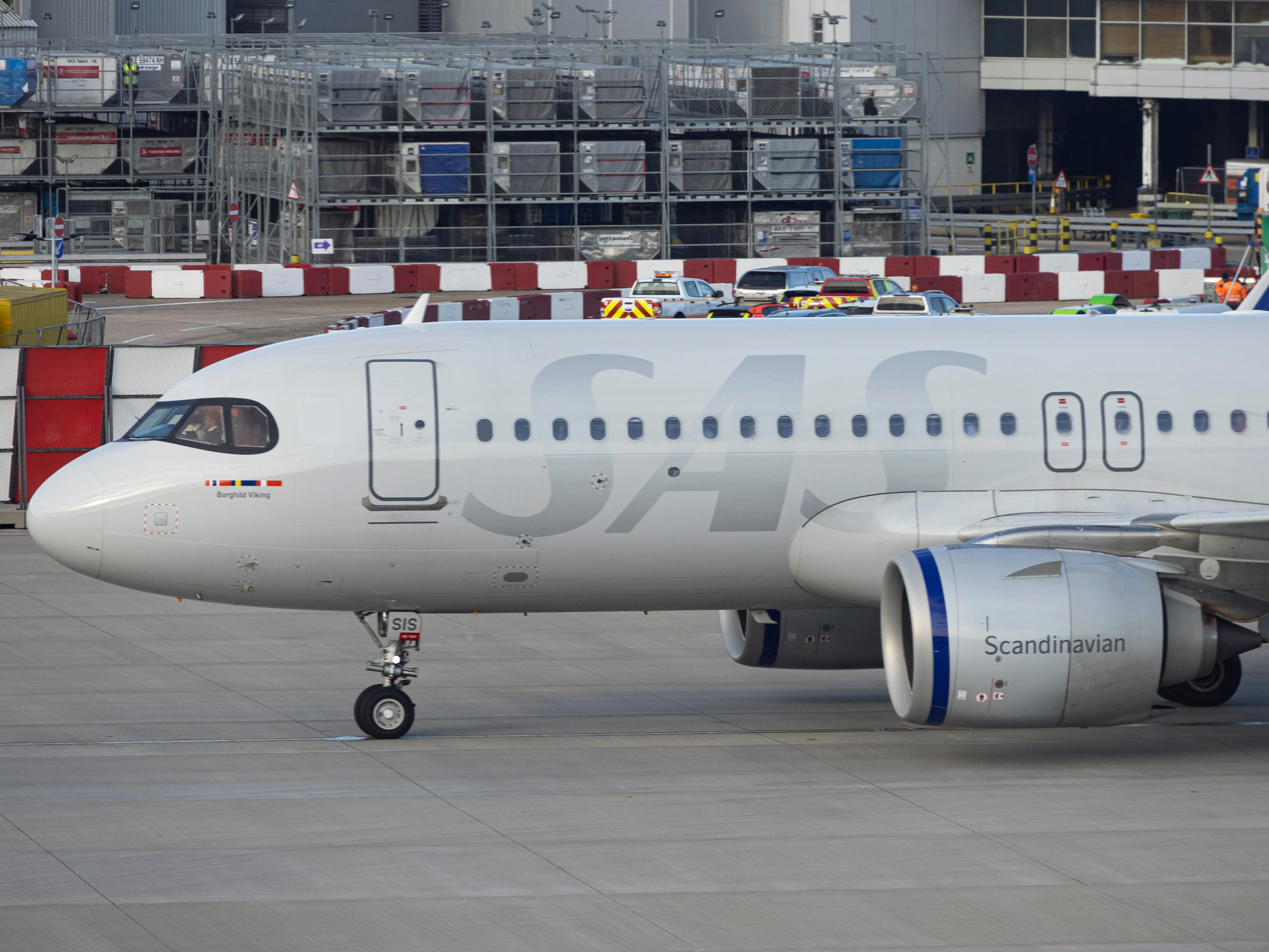 A plane fire that sent 8 people to the hospital shows why airlines are ...