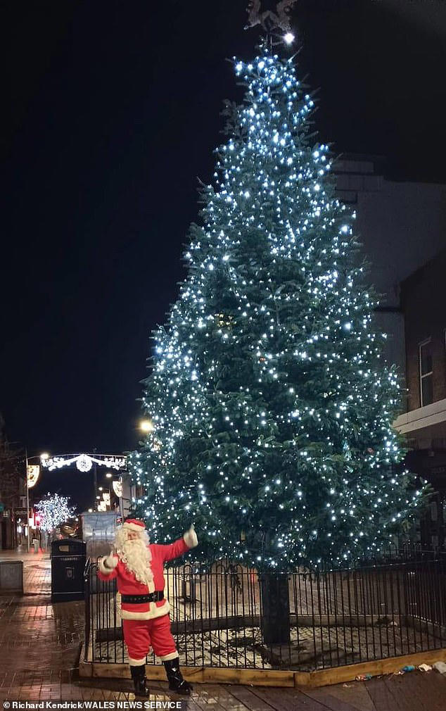 Residents slam 'Temu' Christmas tree 'that looks like it's been on the ...
