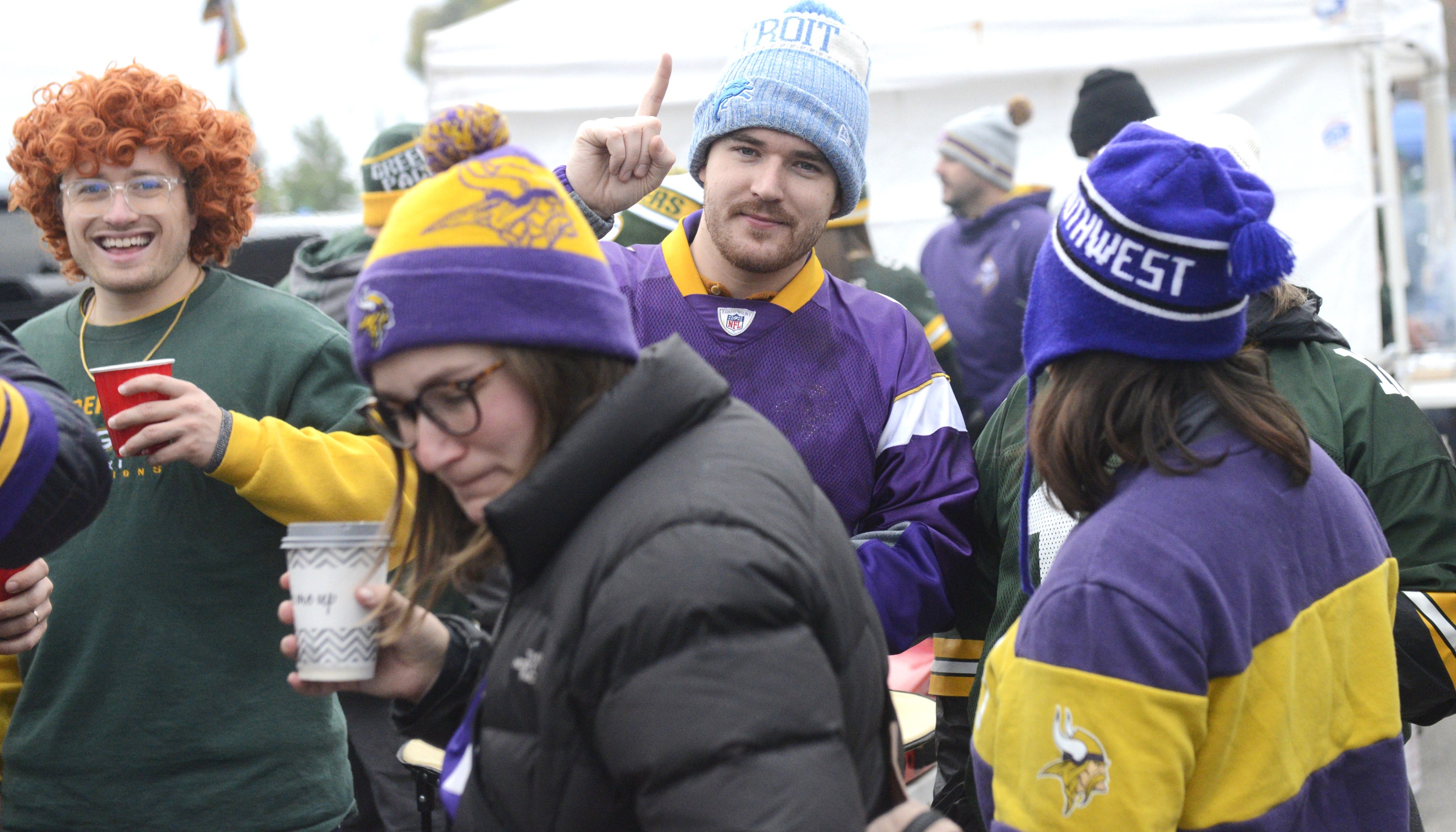 What's the weather forecast for the Packers-Vikings game on Sunday?
