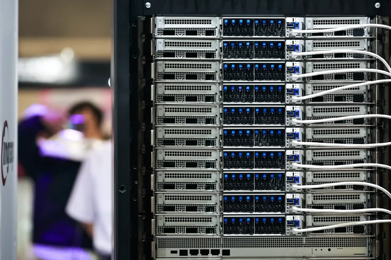 Foxconn To Pour Up To $5B Into US Plants After Striking Servers Deal ...