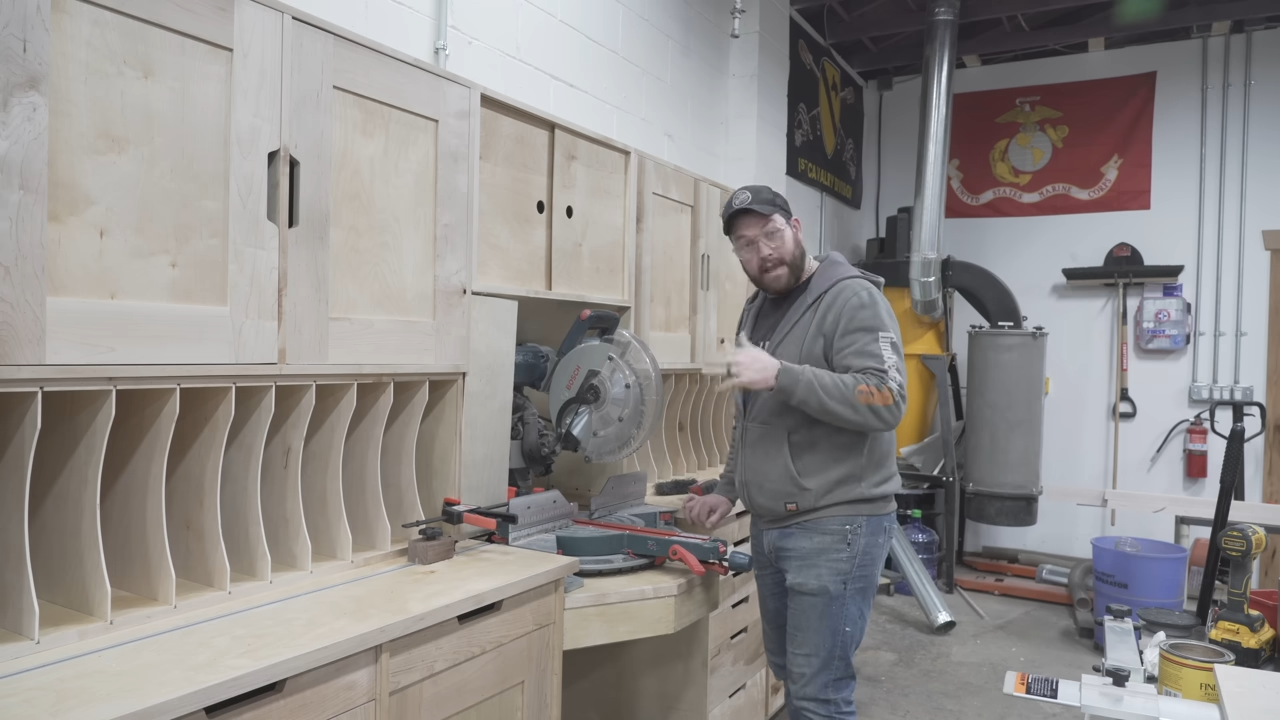How This Man Made An ULTIMATE Miter Saw Station.