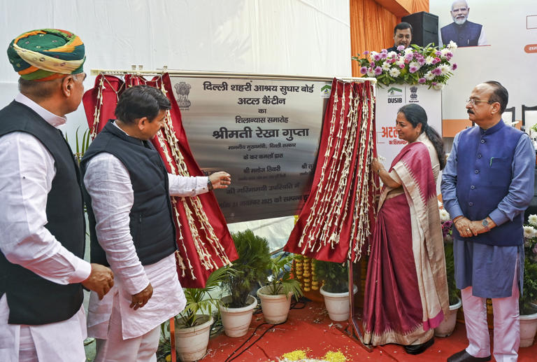Delhi CM lays foundation stone of Atal canteen;100 to open on birthday ...
