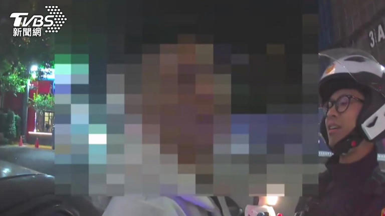 毒駕男遭唾液快篩揪出！「邊開車邊滑手機」被攔查 車內藏K他命