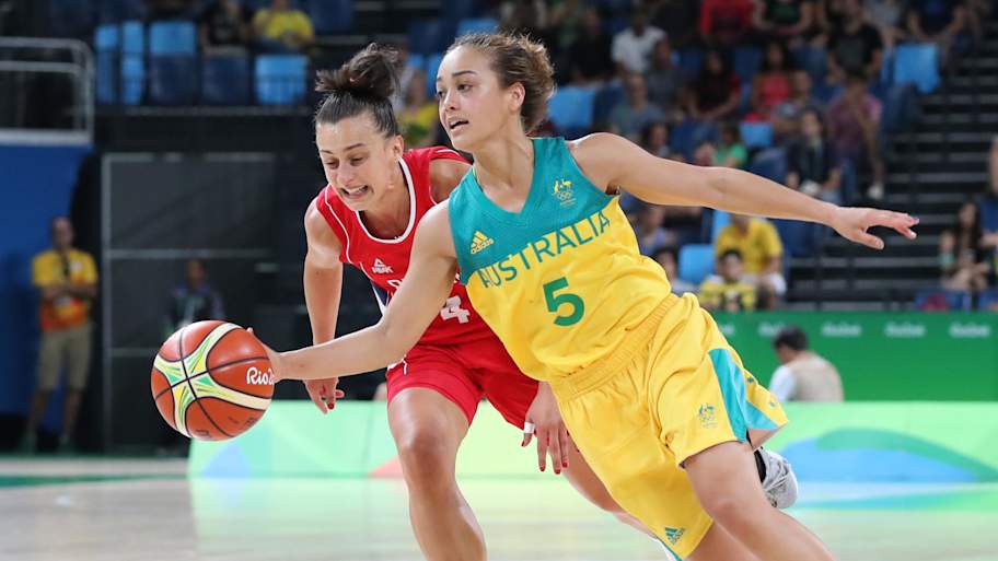 Mercury's Mitchell Has Career High, Wins Special Award