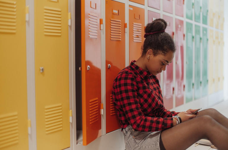 The Lonely Generation: Why Even Social Teens Feel Isolated (and How ...