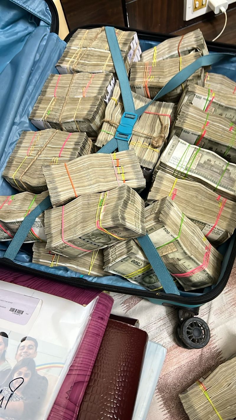 ED raids coal mafia in Jharkhand, West Bengal; seizes over Rs 10 crore ...