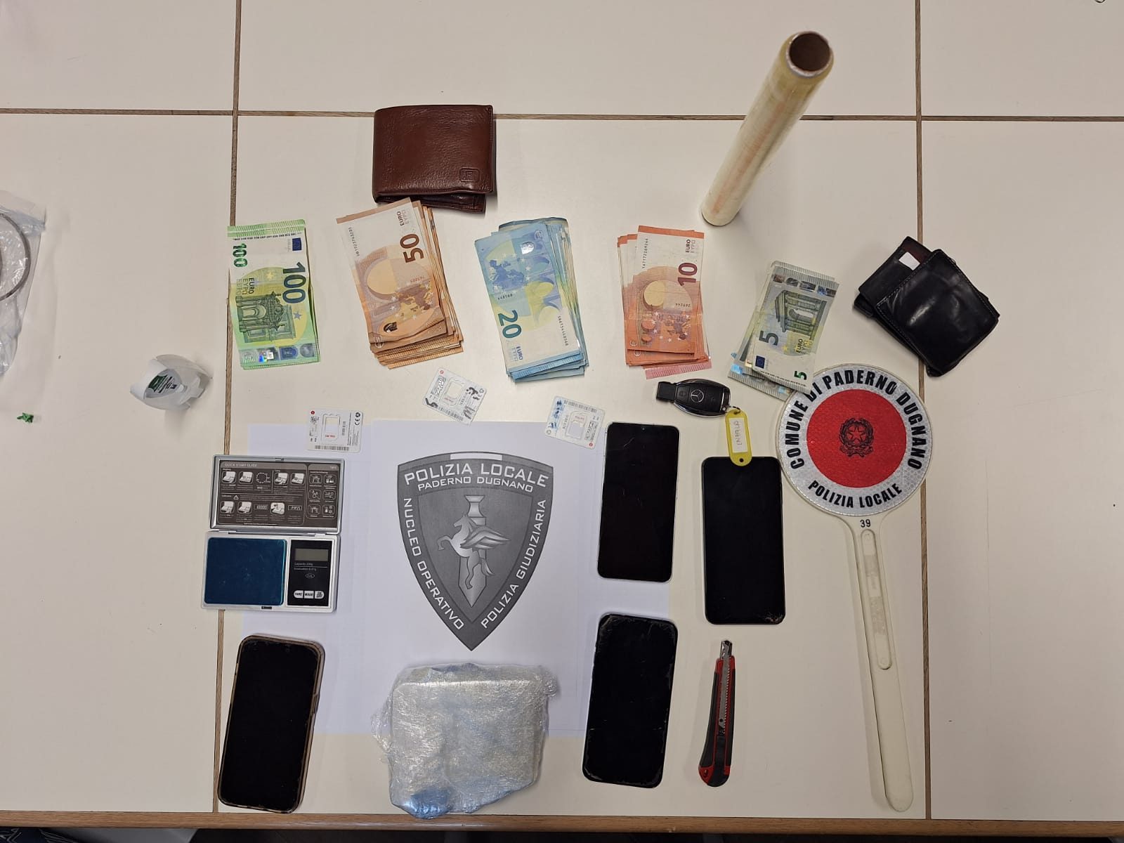 Paderno, inseguimento e sequestro di mezzo chilo di cocaina