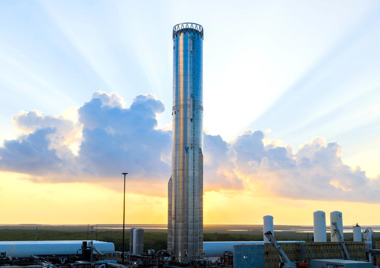 SpaceX’s upgraded Starship suffers explosion during testing