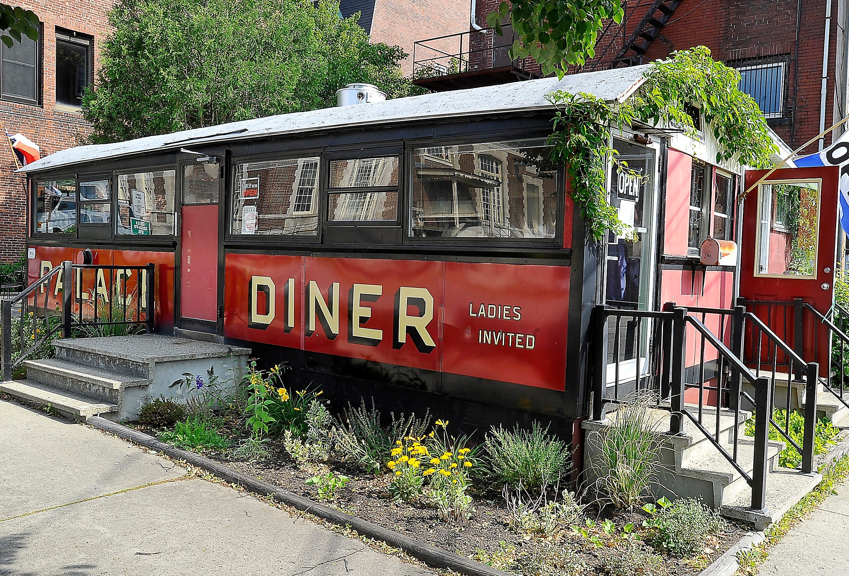 The oldest restaurant in every state