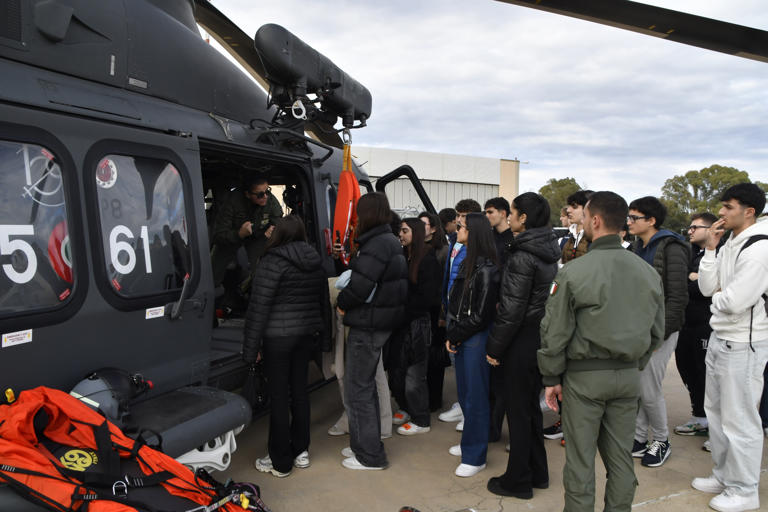 Aeronautica militare, 132 studenti al corso a Crotone