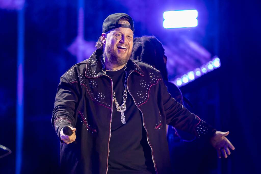 Jelly Roll reveals new look after shaving beard for 1st time in 10 years