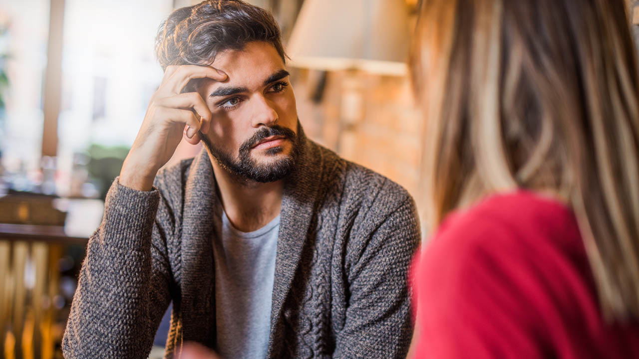9 Gut Feelings You Shouldn't Ignore Around People Who Aren't Good For You