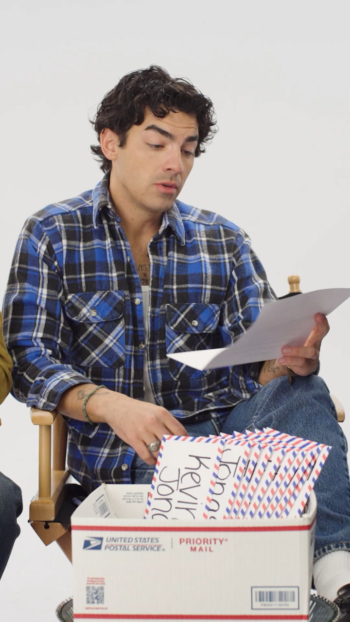 Joe Jonas Sings 'Twinkle Twinkle Little Star’