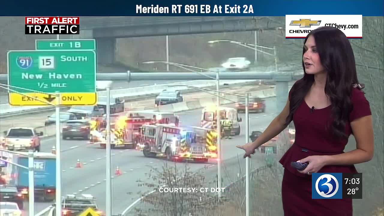 Crashes causes lane closures on I-691 in Meriden, CT DOT reports