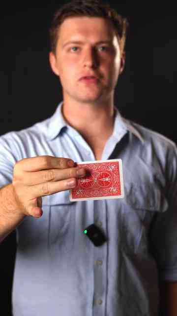 How One Visual Shift Turns This Card Trick Into Pure Shock