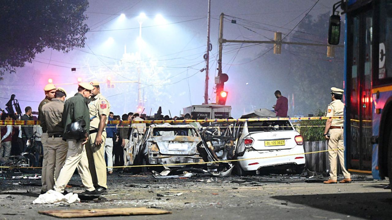 BIG UPDATE | Delhi blast: Maulvi Irfan spills AK-47 connection in Red ...