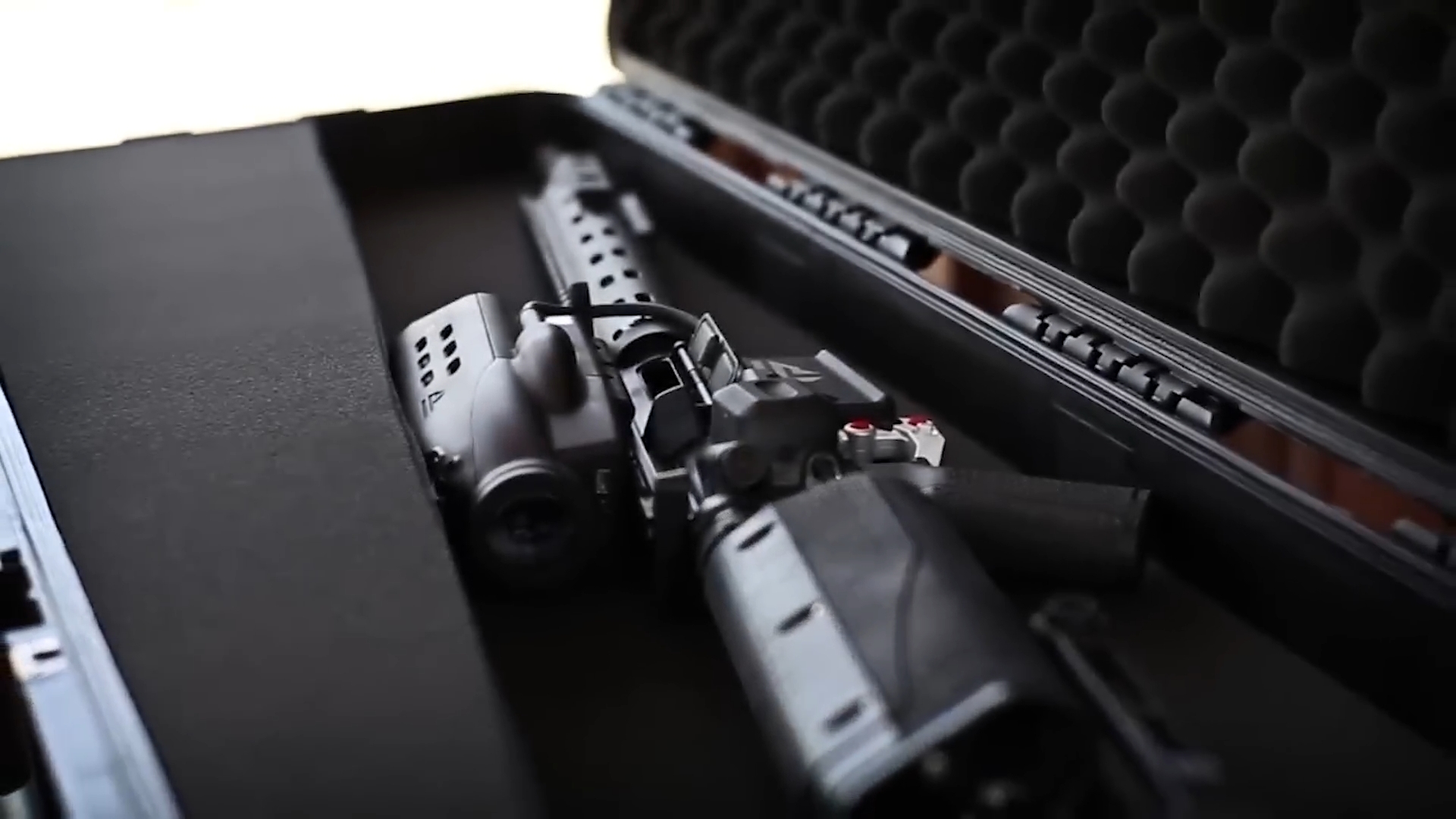 The 'Smart Rifle' That Turns Amateurs into Experts: TrackingPoint ...