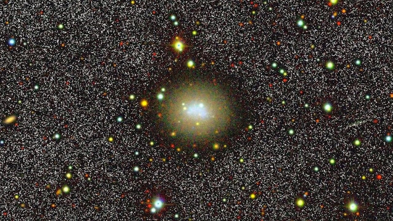 Mysterious galaxy trapped in 'the void' keeps churning out stars ...
