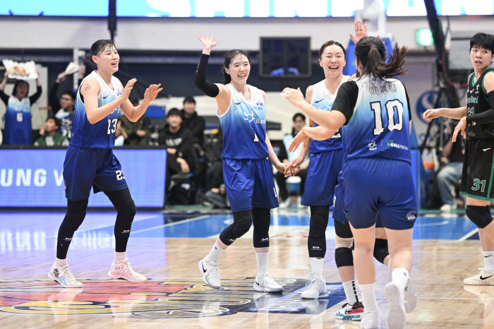 Choi Yoon-ah's first victory as head coach...Hong Yu-soon's Active ...