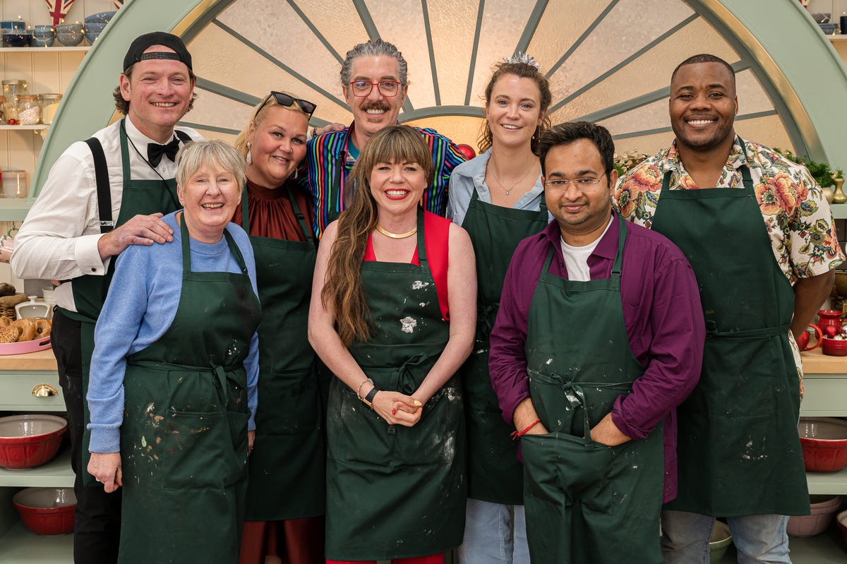 Bake Off fan favourites confirm return for "unexpected" special episode ...