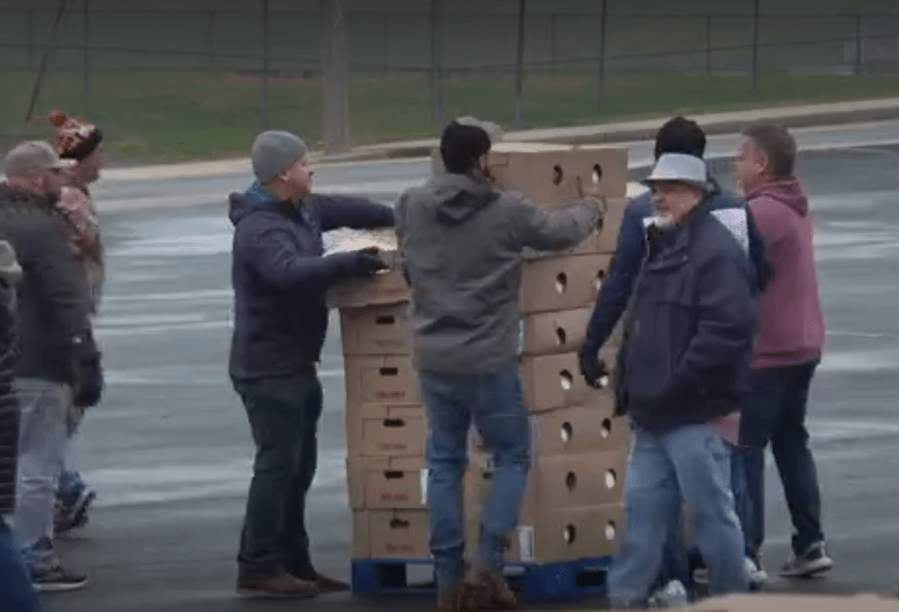 Midstate realtors help families in need ahead of Thanksgiving