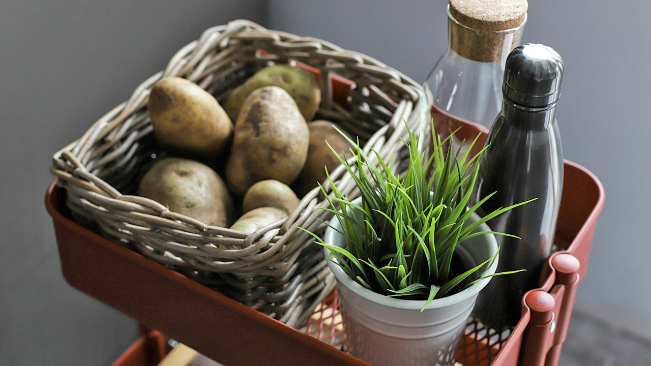 10 rental-friendly tricks that make a small kitchen work harder