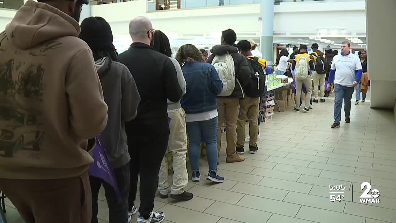 Ravens Legend Ed Reed feeds 10,000 families for Thanksgiving