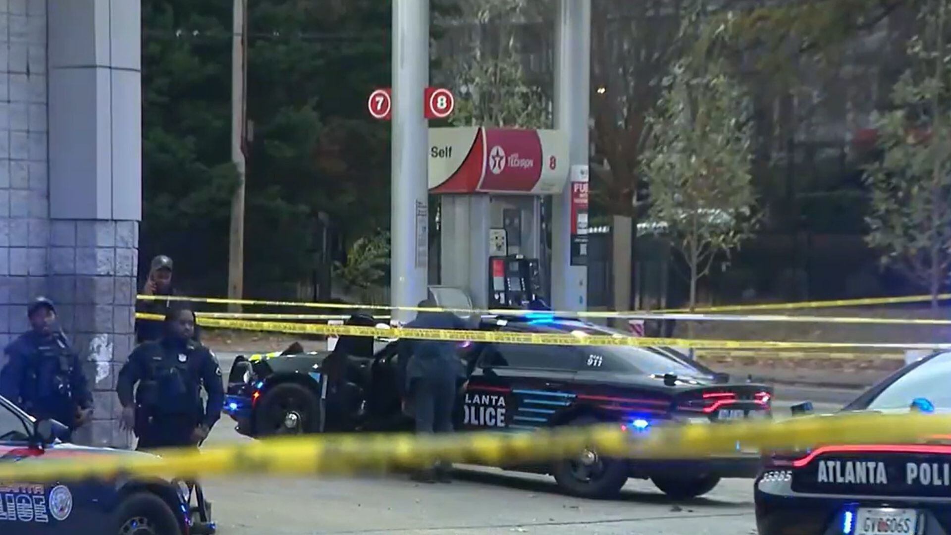 Man injured in shootout at Atlanta gas station, police say