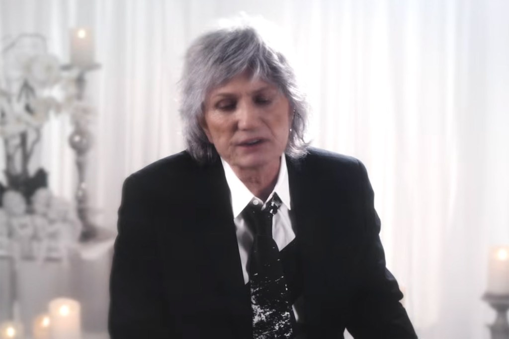 Whitesnake's David Coverdale Waves a Poignant, Emotional Goodbye in ...