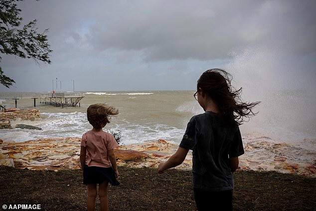 Thousands brace for impact as tropical cyclone bears down on Darwin ...
